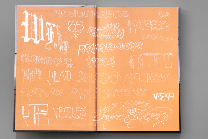 Cholo Writing – Latino Gang Graffiti in Los Angeles - Hitzerot Shop